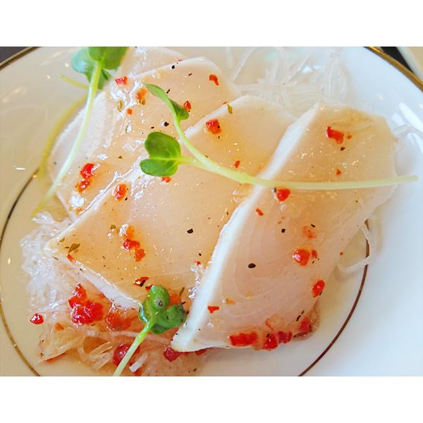 沖さわらたたき　２ｋｇ炙りさわら業務用さわらの炙りになります。ケース２ｋｇには大小様々に約５パック程入っています。色々な薬味でお召し上がりください。内容量  ２ｋｇ　約５パック原材料  沖さわら賞味期限  −１８℃以下で約１０日発送方法  ...