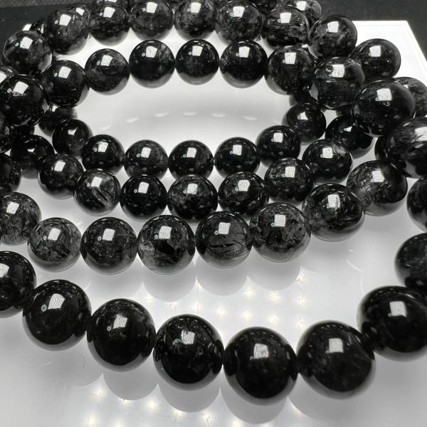 1連分　ブレスレット2本お届け周囲の悪い気を取り除いて浄化するエネルギーを持つ心身に働きかけて体のエネルギーバランスを整える金運を高める仕事の成功をサポート勝負運をUP集中力を高める目標を達成する力をサポート信念を育む直感力を高めて危険を避...