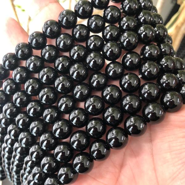 1連 37-38cm  ブレスレットを2本作れます。オニキスはブラックメノウですので白い模様が見える場合があります。○人間関係UP ○邪気払い 厄除け天然による結晶や割れ目があり場合があります。天然石穴サイズ:0.8mm 結晶、破裂のような...