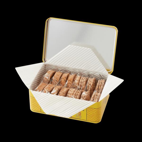 良質な乳製品の名産地であるブルターニュ地方の2種類のバタービスケット缶。