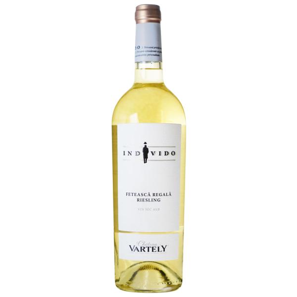 フェテアスカ　レガーラとリースリングという、2種類の個性豊かな葡萄のブレンドによるワイン。