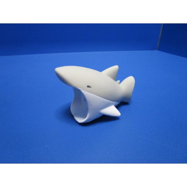 DREAMS｜ドリームズ CABLE BITE BIG Shark ケーブルバイトビッグ サメCABLE BITE BIG VRT42650ケーブルアクセサリーiPhoneに同梱のアップル純正ACアダプタに最適。可愛く演出します。iPhon...