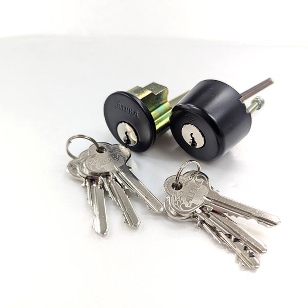 アルファ装飾錠3690-FL　本締錠　2190　ピンタイプ　シリンダー  同一キーセットツーロック仕様のシリンダー同一キーセットです。■キー６本付■シリンダー本体　3690用１ケ　2190用1ケ　合計２ケ(同一キー)■交換対応製品アルファ　...