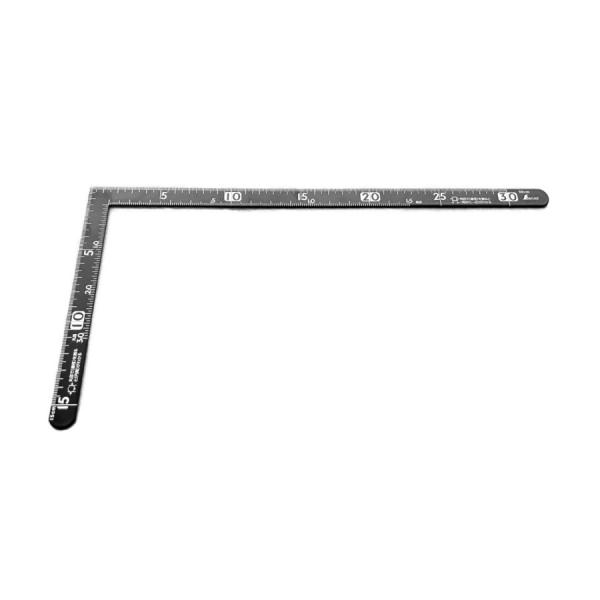 黒色 30×15cm 裏面角目白目盛・ブラック 12416・Style:黒色 30×15cm 裏面角目白目盛PatternName:単品・カラー:(本体)黒(目盛)白・本体サイズ(約):長枝330×短枝163×巾15×厚さ1.3mm・重量・...