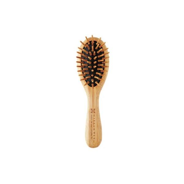 メーカー マークスアンドウェブ商品名 ウッド ヘアブラシライトブラウン S規格 S商品説明 静電気を起こしにくく、キューティクルにやさしいヘアブラシです。成長のスピードが速く、循環型資材としても注目されている竹(孟宗竹)でつくりました。すべ...