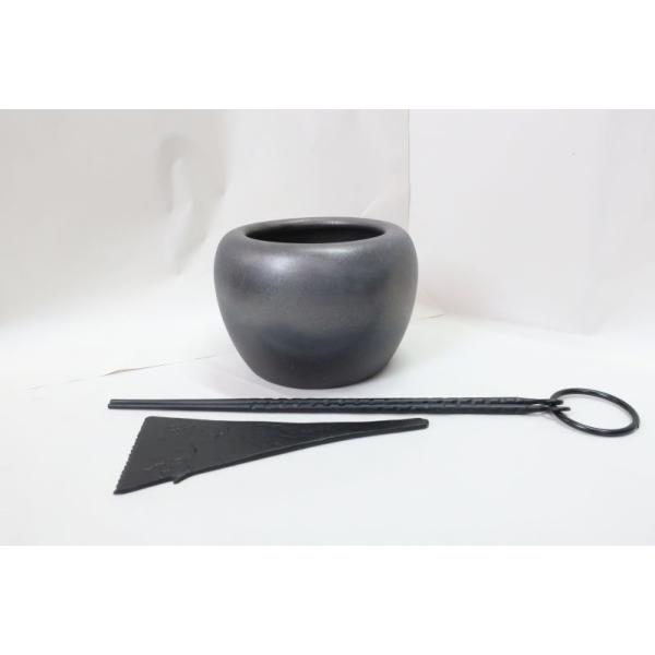 手火鉢【黒マット】H10x14cm　南部鉄火箸灰ならしの3点セット手火鉢のセットです。