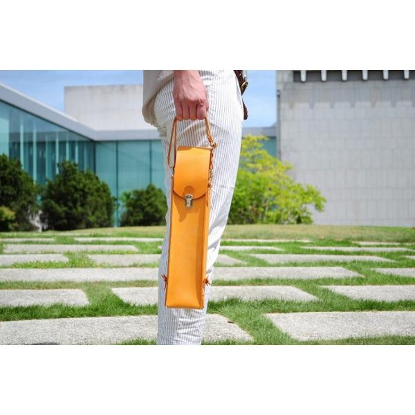 サイズ  色：キャメル収納数：1〜20枚前後  数量  1個 状態   新品 特徴 書道半切専用レザー鞄になります。高品質な姫路産レザーを100％使用し製作しております。テーマ このカバンはオシャレ/華奢/堅牢/保護/シンプル/をベースに開...