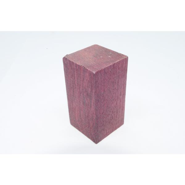 パープルハート約サイズ：3ｃｍ×3ｃｍ×厚6ｃｍ数量：1個状態：新品発送：画像の現品をお届けいたします。製造：日本製　素材：パープルハート比重：0.8〜1.0（※1以上で水に沈みます。）材質の特徴一番の特徴は紫色の肌という事です。軽い見た目...