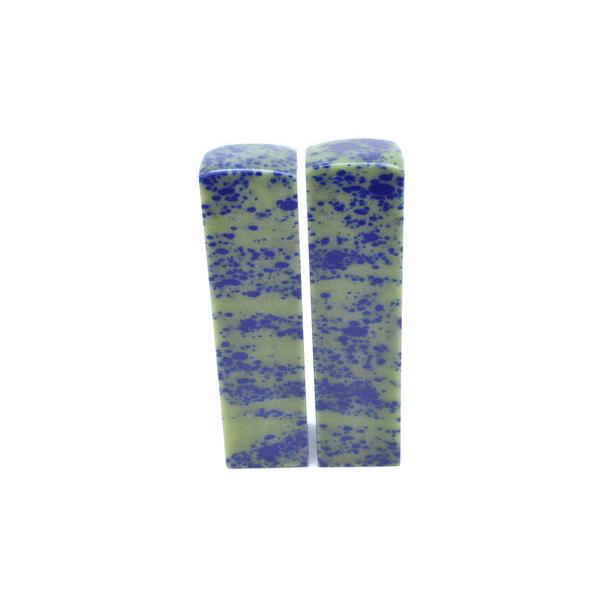 ※くれぐれもご注意ください天然石ではありません。約サイズ：2ｃｍ角　高8.1ｃｍ数量：1セット（画像の現品）状態：新品材質：人造印材※天然印材はございません、人工的に製造された印材で天然石ではありません。付属：なし