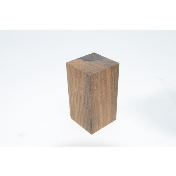 ジリコテ（シャム柿）約サイズ：3ｃｍ×3ｃｍ×厚5.7ｃｍ数量：1個状態：新品発送：画像の現品をお届けいたします。製造：日本製　素材：ジリコテ（シャム柿）比重：0.88（※1以上で水に沈みます。）材質の特徴柿とありますが、いわゆる黒柿とは別...