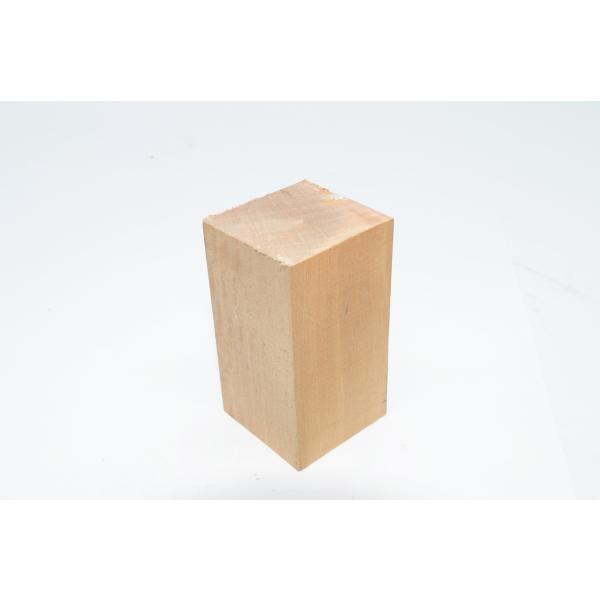 イスノキ約サイズ：3ｃｍ×3ｃｍ×厚5.9ｃｍ数量：1個状態：新品発送：画像の現品をお届けいたします。製造：日本製　素材：イスノキ比重：0.75〜1.02（※1以上で水に沈みます。）材質の特徴非常に重硬で、イスノキは日本の木材の内で最も重い...