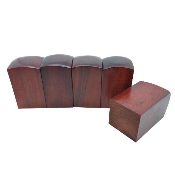 サイズ  約40ｍｍ　高7ｃｍ  数量  1個   状態   新品（同等品の発送）   紅檀は銘木となる木材です、耐久性、密度も高く高級木材とされております。また艶上がりもよく印材としても大変珍重されております。※こちらの印材をベースに印鑑...