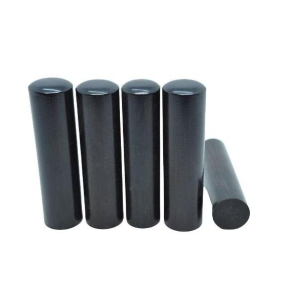 約サイズ：直径15ｍｍ　高6ｃｍ数量：1個   状態：新品（同等品の発送）黒檀は銘木となる木材です、耐久性、密度も高く高級木材とされております。また艶上がりもよく印材としても大変珍重されております。※こちらの印材をベースに印鑑製作は当店では...