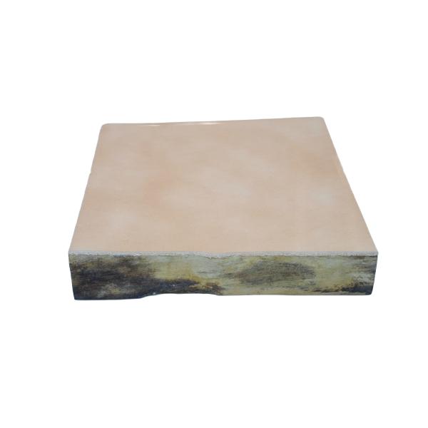 桑約サイズ：15ｃｍ×13ｃｍ×厚2.4ｃｍ※片面国産牛革数量：1個状態：新品発送：同等品の発送になります。製造：日本製　素材：桑比重：0.62（※1以上で水に沈みます。）材質の特徴肌目は粗で、木目は不規則材面に杢が出ることで、古くからは和...