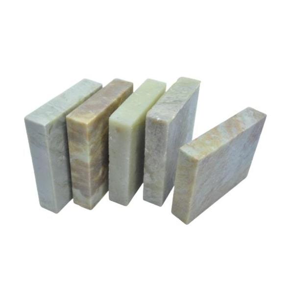 サイズ：約1ｃｍ×4ｃｍ×5ｃｍ 数量  1個  状態   新品（同等品ランダム発送です。）青田石の特徴青田石は篆刻印材の中で最もバランスの良いとされる印材です。カケ味/彫り味/色彩/高度/結晶粒度などバランスが良いとされていますが、近年の...