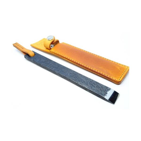 サイズ  全長約165ｍｍ　厚み約5ｍｍ　刃幅約19ｍｍ製法：白紙全鋼保障硬度：ＨＲＣ60〜数量  1本　   状態   新品   刃部剃刀のような食いつきと耐久性を確保した篆刻刀です。使用方法・注意 一点物、一点ずつの完全手打ちになります...