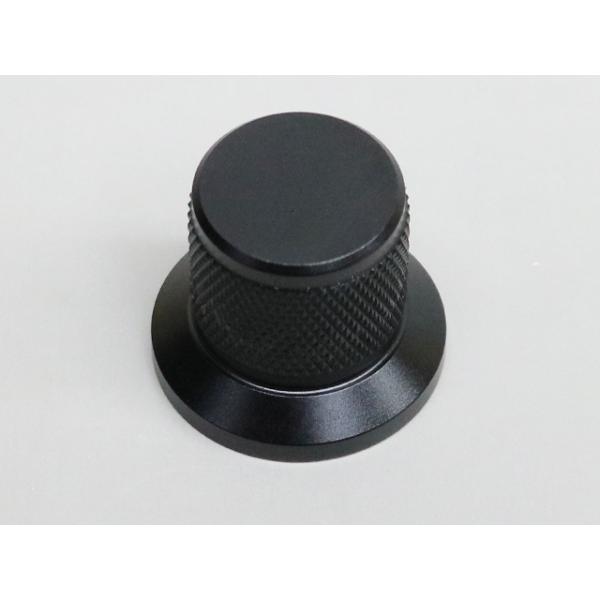 ■商品説明■・アルミ削り出しツマミ 30mm・6mmの軸用(シャフト)・色はブラックです。・シャフトとの固定方法はイモネジで固定します。※イモネジも付属してます。■販売単位■・1個■商品状態■・新品(未使用品)■お支払方法■・銀行振込・郵便...