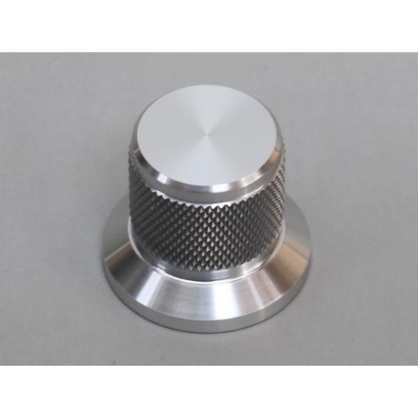 ■商品説明■・アルミ削り出しツマミ 30mm・6mmの軸用(シャフト)・色はシルバーです。・シャフトとの固定方法はイモネジで固定します。※イモネジも付属してます。■販売単位■・1個■商品状態■・新品(未使用品)■お支払方法■・銀行振込・郵便...