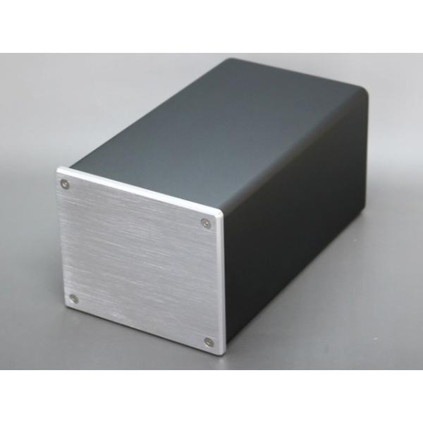 ■商品説明■・アルミシャーシケース・アッテネーター スピーカーセレクターにご使用可能です。・新品ですが傷などある場合がございます。■商品詳細■外観サイズ：約134mm(横)×229mm(奥行)×114mm(高)最大内部サイズ：約122mm(...