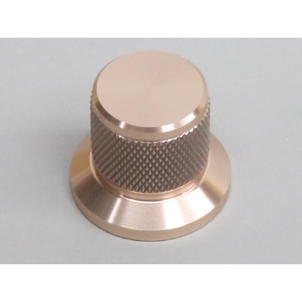 ■商品説明■・アルミ削り出しツマミ 30mm・6mmの軸用(シャフト)・色はゴールドです。・シャフトとの固定方法はイモネジで固定します。※イモネジも付属してます。■販売単位■・1個■商品状態■・新品(未使用品)■お支払方法■・銀行振込・郵便...