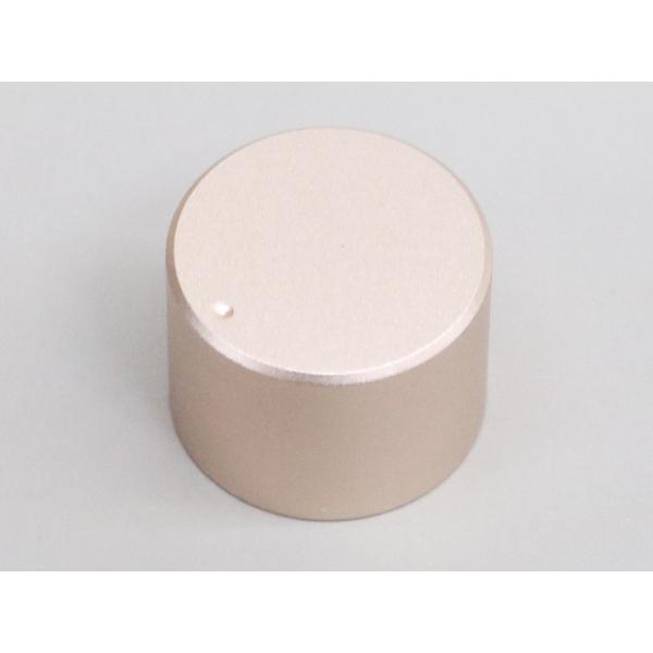 ■商品説明■・アルミ削り出しツマミ 30mm・6.3mmの軸用(シャフト)・色はゴールドです。・シャフトとの固定方法はイモネジで固定します。※イモネジも付属してます。■販売単位■・1個■商品状態■・新品(未使用品)■お支払方法■・銀行振込・...