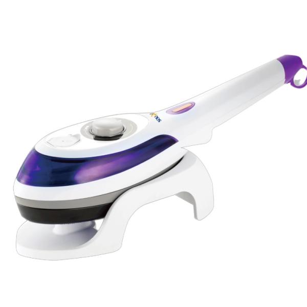 コンパクトでアイロン台いらずのスチームアイロンです。本体に水を入れて電源を入れ、ボタンを押すだけでスチームが噴射します。スチームの力で洋服のシワを取る他、嫌な匂いもスチームの力で除去でき便利です。また、本体にはアイロン面もあるので通常のアイ...