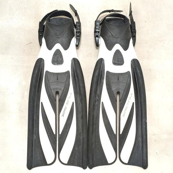 【中古品ランク】B【ブランド】TUSA【型番】X-PERT ZOOM【色】ブラック/ホワイト【サイズ】XS-S（24〜26cm）【状態コメント】・汚れ・擦れ傷など使用感がありますが、全体的には程度良好品です。※エアパッキンに包んだ状態で発送...