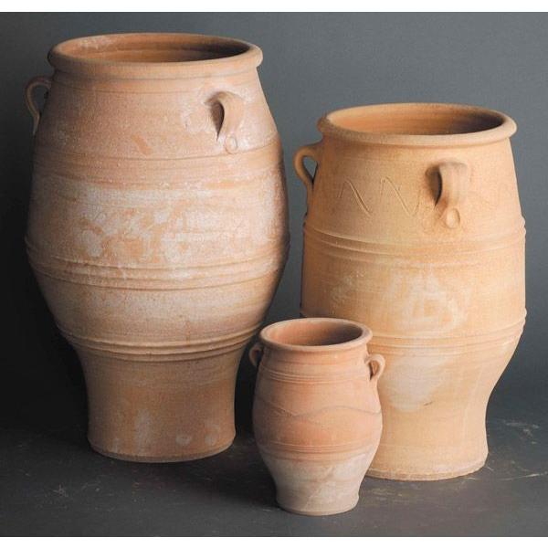 CRETE IN GREECEのテラコッタ。ギリシャ・クレタ島シリーズはハンドメイド品であるため、同じモデルでも、サイズや模様などに多少の個体差が見られる場合があります。また、窯の火の当たり具合で色味が異なる事があります。サイズ表記は概寸で...