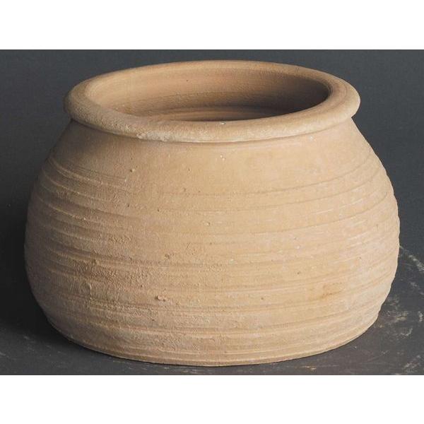 CRETE IN GREECEのテラコッタ。ギリシャ・クレタ島シリーズはハンドメイド品であるため、同じモデルでも、サイズや模様などに多少の個体差が見られる場合があります。また、窯の火の当たり具合で色味が異なる事があります。サイズ表記は概寸で...