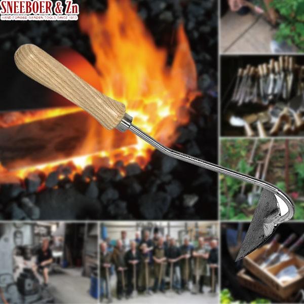 SNEEBOERのハンド ホー。オランダ製材質：ステンレス/木製柄(アッシュウッド)サイズ：全長/約33cm、ステンレス作業部分/幅約10cm×長さ約19cm、柄部分/約14cm■特長鋭くとがれた刃が特徴で、除草作業に最適です■注意事項 ・...