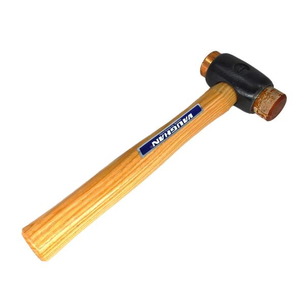 ■素材に合わせて作業可能な銅＆ローハイド（革）ハンマー。■鍛造ハイカーボンスチール芯ヘッド。■チップ交換可能（交換用品番：銅125CF、ローハイド125RF）■丈夫なヒッコリーハンドル。（交換用品番：2RH）※素材の特性上、革の部分が変色し...