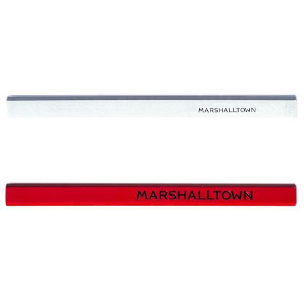 アメリカMARSHALL TOWNオリジナル鉛筆。転がりにくい角型形状のカーペンターペンシル。DIY作業時のさまざまなマーキングに。材質：ウッド　生産国：USA【配送について】メール便送料：200円（税別）※メール便にてお送りします。宅配便...