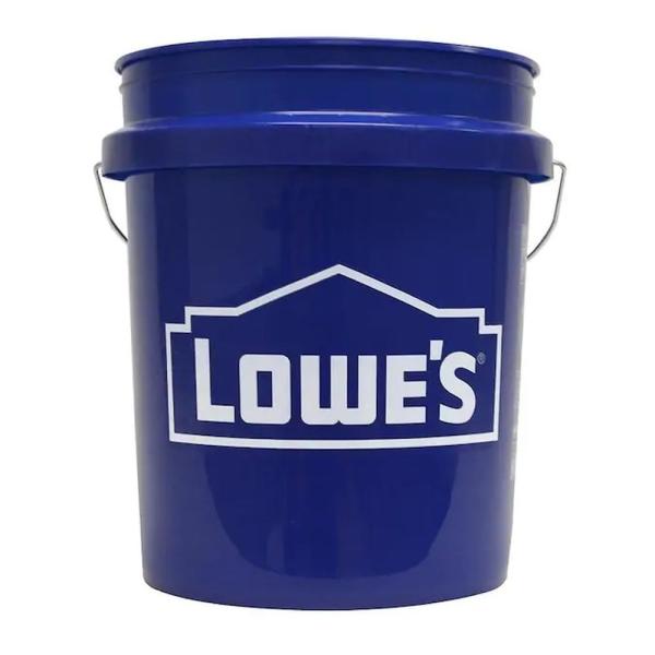 ■アメリカの巨大ホームセンターLowe'sのオリジナルバケツ■掃除、ガーデニング、洗車、DIY、ゴミ箱、工事用など幅広く利用いただけます。製造国：MADE IN USA材質：プラスチック容量：５ガロン（18リットル）。サイズ：高さ　約37c...