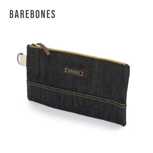 丈夫なデニム生地で作られたジッパーポーチです。■ブランド名：BAREBONES ■商品名：ニーラムスモールジッパーポーチデニム ■商品型番：20236014032003 ■カラー：ー ■サイズ：29.21cm×1.9cm×15.8cm ■素...