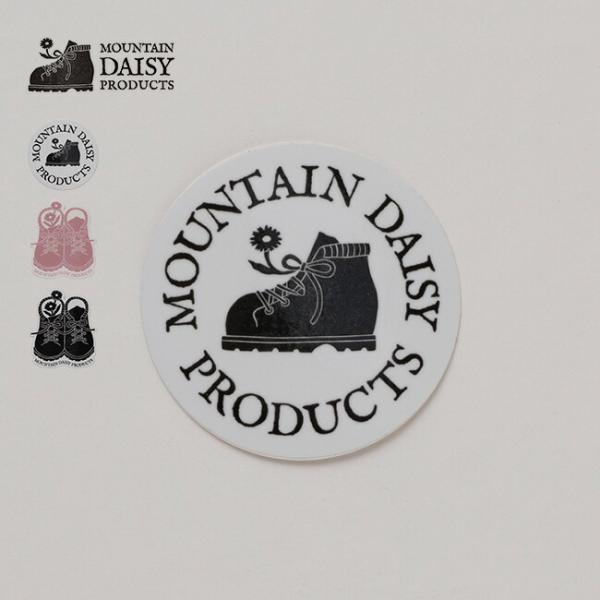 水に強く耐久性のある白塩ビ素材を使った屋外対応ステッカー。■ブランド名：MOUNTAIN DAISY PRODUCTS ■商品名：ステッカー ■商品型番：MDP24103 ■カラー：ロゴ／白地,ブーツピンク／透明,ブーツブラック／白地 ■サ...