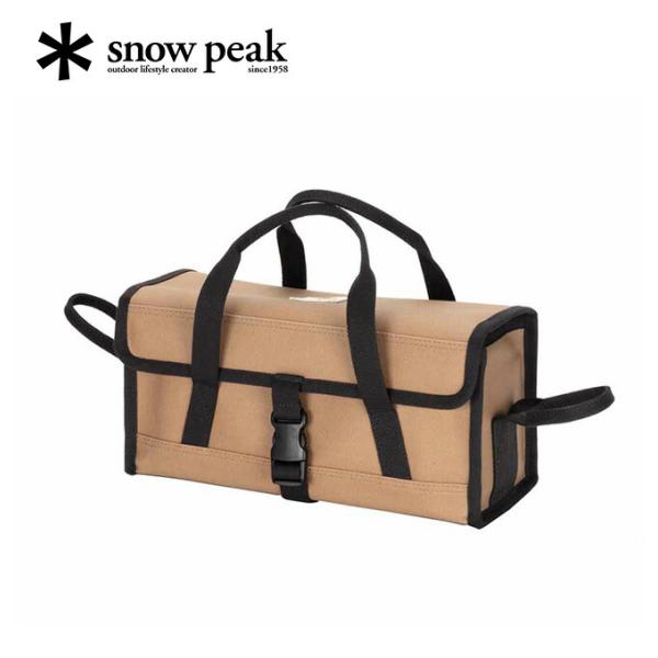 小物ギアの保管・携行に適した定番コンテナがリニューアル■ブランド名：snow peak■商品名：マルチコンテナS■商品型番：UG-473■カラー：ー■サイズ：340×130×155(h)mm■素材：ポリエステル、ナイロン、ポリエチレン、ポリ...