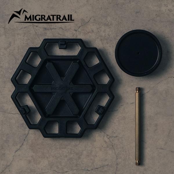 リビングにもキャンプシーンにも、馴染む万能プレート■ブランド名：MIGRATRAIL ■商品名：ジオメトリックプレートリビング［キャンプギアショップ専売］ ■商品型番：G5205 ■カラー：ブラック ■サイズ：縦116ｍｍ ／ 横121ｍｍ...