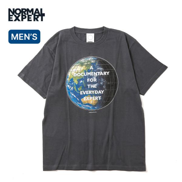 フロントにNORMAL EXPERTのブランドロゴがプリントされた、コットン100%素材のTシャツ■ブランド名：NORMAL EXPERT ■商品名：フィロソフィT ■商品型番：26s_NEX24-T02 ■カラー：マッドバス ■サイズ：M...