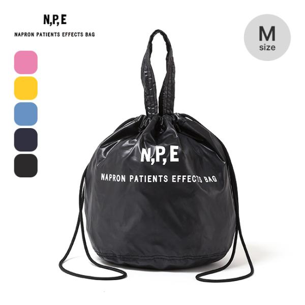 ■ブランド名：N.P.E NAPRON PATIENTS EFFECTS BAG ■商品名：ペットボトルリサイクリングパッカブルペイシェントバッグ M ■商品型番：NPE01-8888 ■カラー：ピンク,イエロー,ブルー,ネイビー,ブラック...