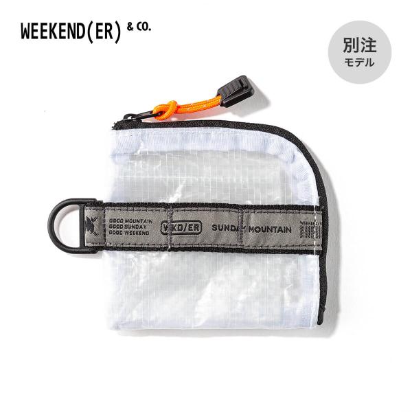 WEEKEND(ER)で人気のPE生地を使用したラインナップ。SUNDAY MOUNTAINが、完全オリジナルでL字財布をデザインしました。このコンパクトでミニマムな財布には、コインスペースが1つ、カードスペースが2つあり、お札を三つ折りに...