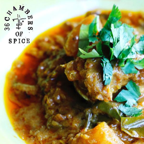 ■ブランド名：36 CHAMBERS OF SPICE■商品名：馬来風光美食監修 カピタンチキンカレー■商品型番：―■カラー：ー■サイズ：-■素材：野菜（玉ねぎ、じゃがいも、にんにく、しょうが）、鶏手羽もと（国産）、食用なたね油、ココナッツ...