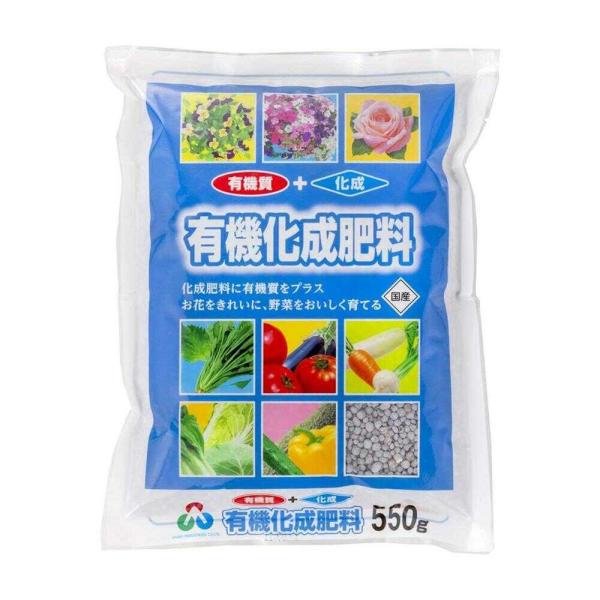 化成肥料に有機質をプラスした効き目が早く現れしかも永く続きます。すばやい効果の化成肥料に、ゆっくり効く有機質肥料を配合しています。有機質肥料の特徴と化成肥料の使いやすさを併せ持った万能肥料です。