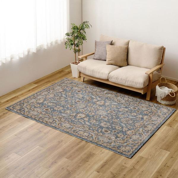 格式高い伝統柄と深みのある色合い、クラシカルなペルシャ調デザインをベースに、繊細な花柄モチーフを緻密に織り上たウィルトンラグ。500,000ノットの高密度なパイルは、短めの毛足ながらもしっかりとした厚みを感じられ、踏み心地の良さや長く使える...