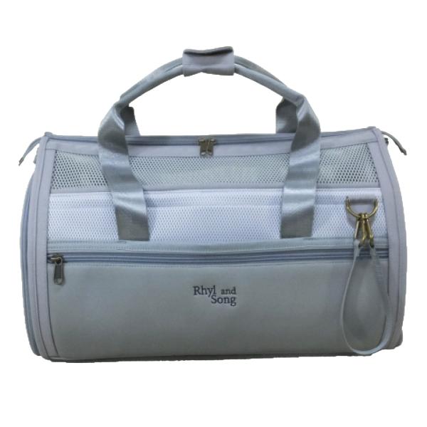 ・北欧風カラーを意識した多機能キャリーです。・ショルダーとして使え、キャリーケースにも装着可能。・半面を開放し中敷きの滑り止めマットを広げれば、車やカフェでもお使いいただけます。・飛び出し防止リード付き。●耐荷重：〜7kg