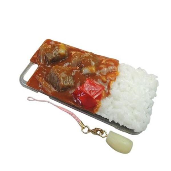 日本職人が作る食品サンプル。iPhone7対応の食品サンプルのスマホケース。おいしそうなカレーライスをiPhone7ケースに。ミニらっきょのストラップまで付いています☆見ているだけでお腹が空いてしまうほどのクオリティ!食品サンプル好きにはた...