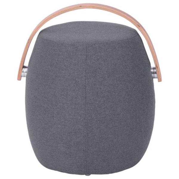 ころんとしたフォルムがかわいいスツール。4.8kgと軽量なので、ハンドルをもって簡単に持ち運びができます。カラフルなラインナップで、様々なシーンで活躍するアイテムです。