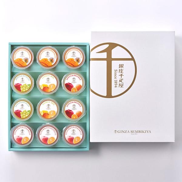 フルーツの美味しさをぎゅっと閉じ込めた、果肉入りのゼリーと、彩りも美しい２層のゼリーの詰め合わせ。●内容量マンゴー＆パッション、ピーチ＆グレープフルーツ各130ｇ×3、アップル＆オレンジ、アップル＆マスカット、シトラスミックス各130ｇ×2...