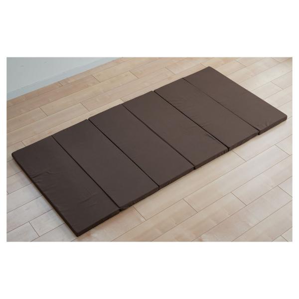 快適な眠りと省スペースを両立させた「六つ折り高弾性マットレス」は、コンパクトな収納性と持ち運びのしやすさを兼ね備えています。来客時の急な寝具として、また日々のストレッチやエクササイズマットとしても最適なこのマットレスは、使わない時はスリムに...