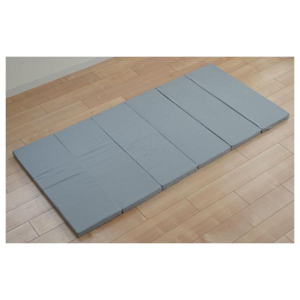 快適な眠りと省スペースを両立させた「六つ折り高弾性マットレス」は、コンパクトな収納性と持ち運びのしやすさを兼ね備えています。来客時の急な寝具として、また日々のストレッチやエクササイズマットとしても最適なこのマットレスは、使わない時はスリムに...