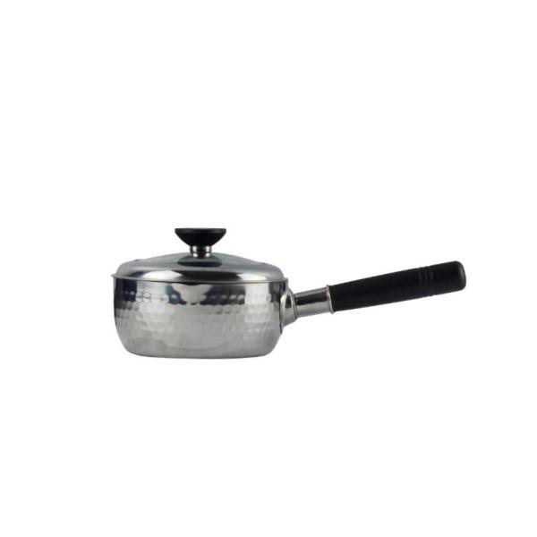 鍋という調理道具の「普段使いの勝手良さ」を今一度見つめ直しました。レシピ目安に便利な目盛付、検索したレシピの水量、分量を計量カップなしで適量入れられ調理のひと手間を減らせます。ガスコンロからハイパワーIH など全ての熱源に対応、ガス火はじめ...